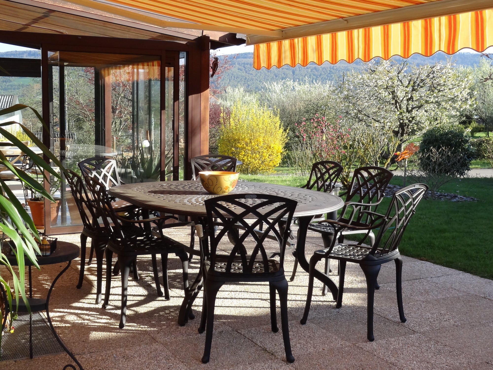 How to create shade on a patio – Lazy Susan