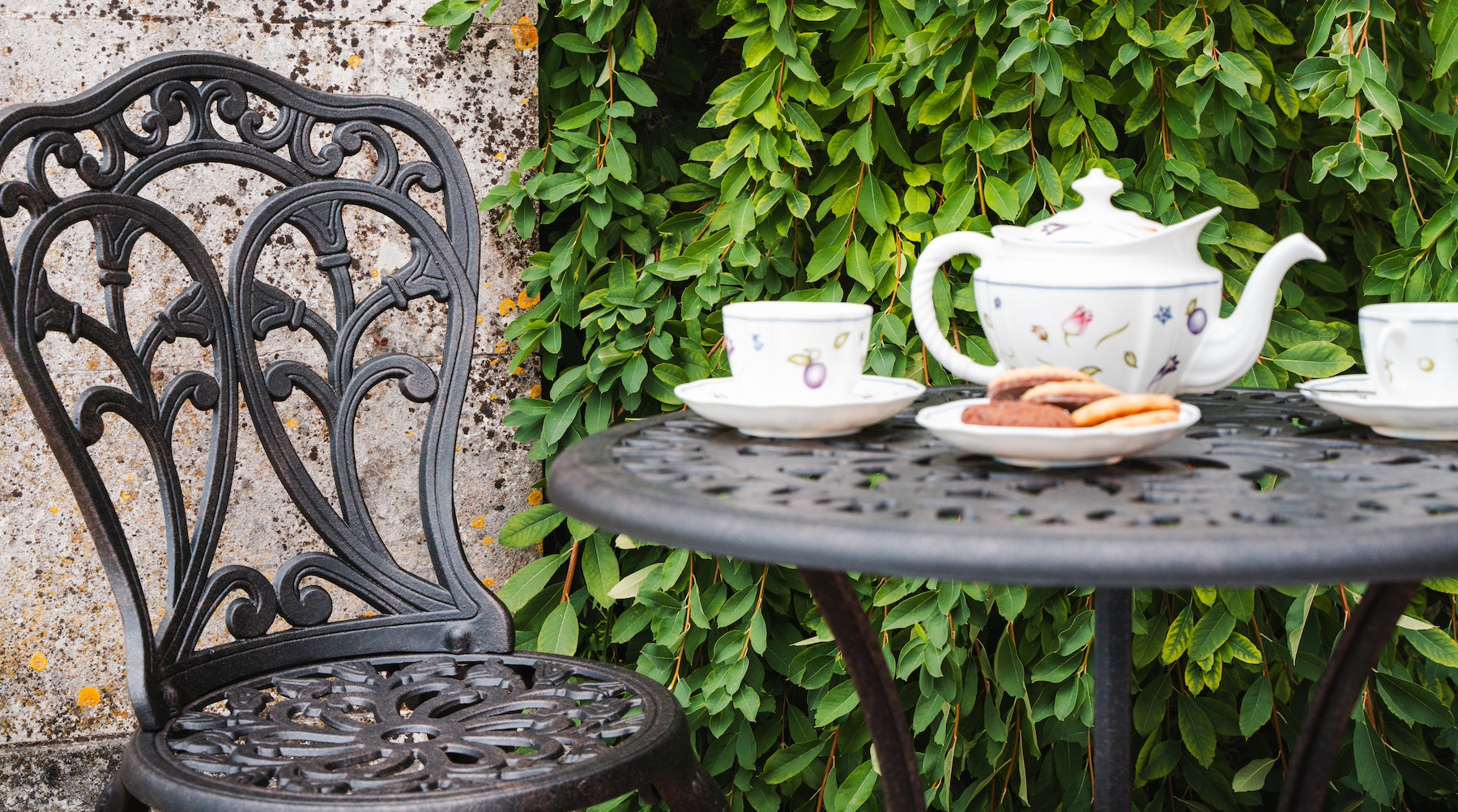 Garden Bistro Tables: The Perfect blend of style and function – Lazy Susan